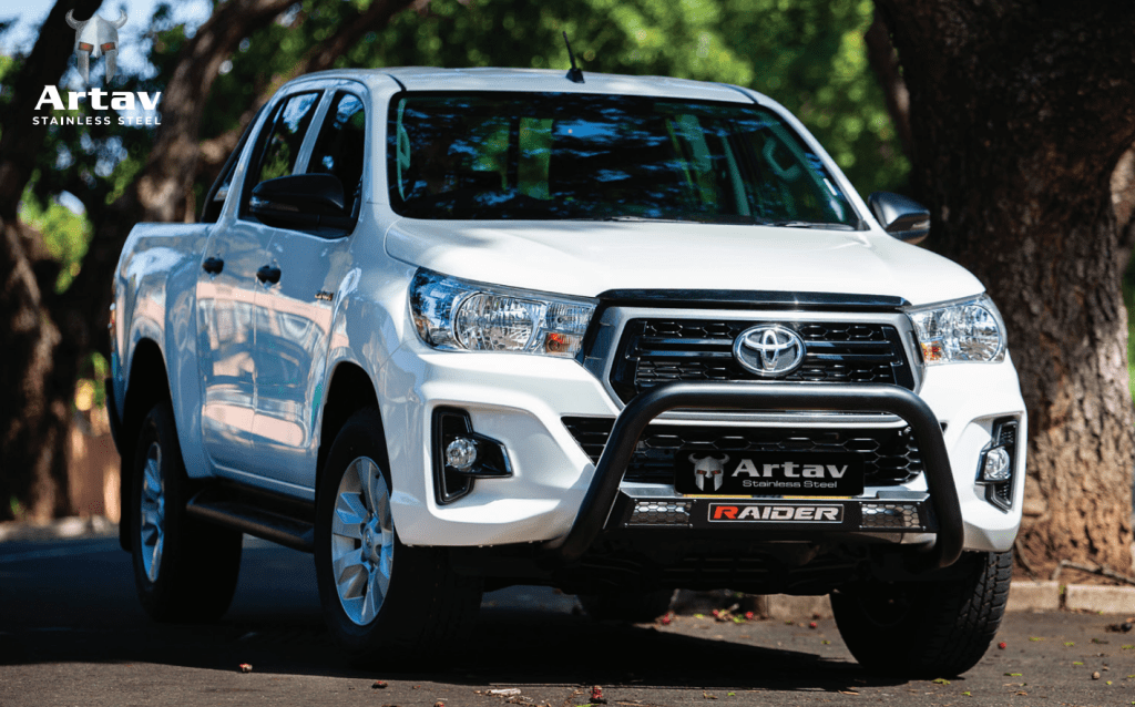 Toyota Hilux LEGEND 50 Honeycomb Nudge Bar Black 2016> (Fits GD6 Revo ...